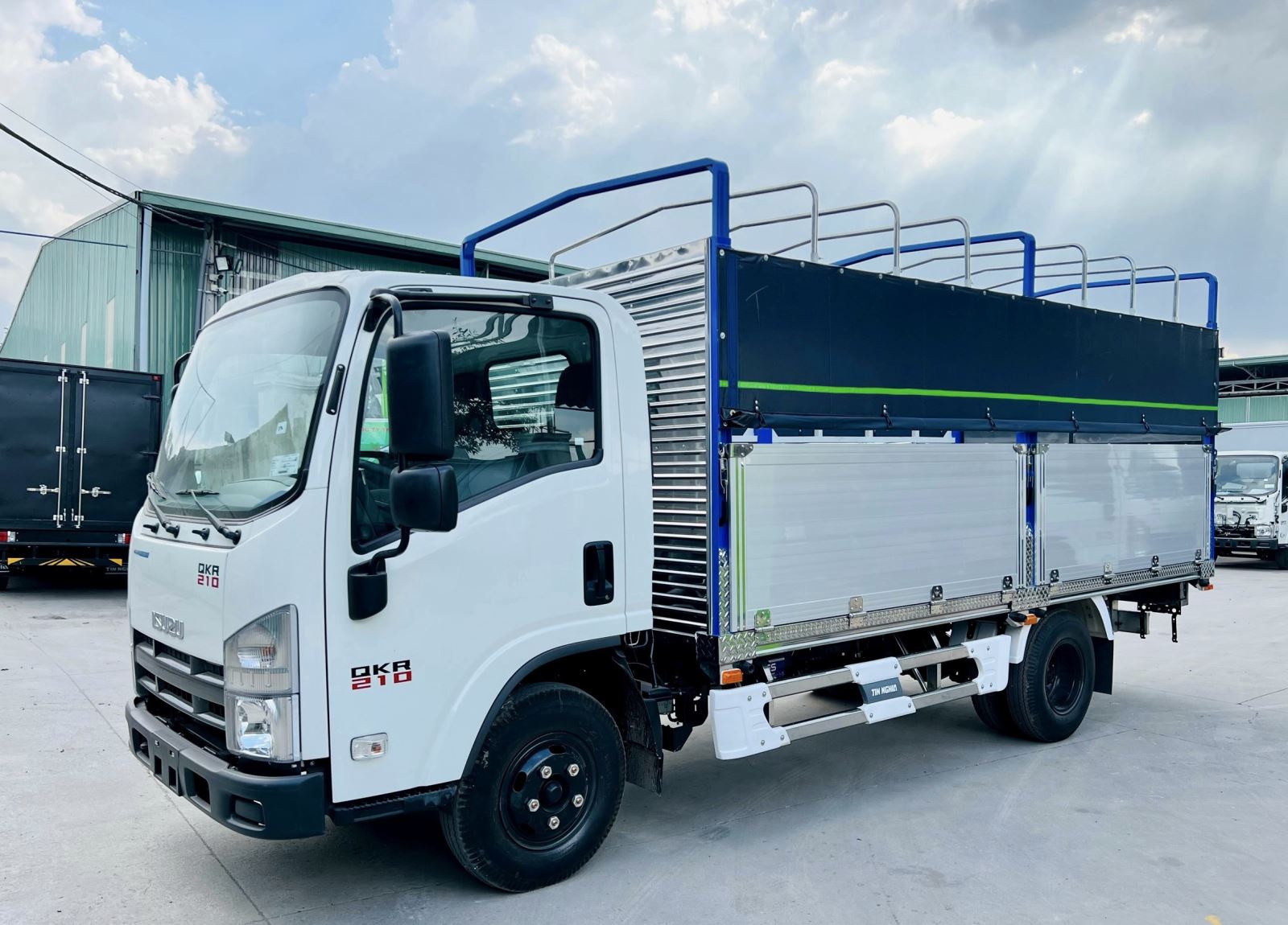 XE TẢI ISUZU QKR 210 VÀ GIÁ BÁN